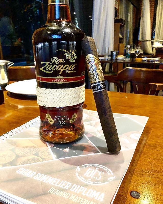Primeiro dia do curso de “Cigar Sommelier” pela IACS no Rio de Janeiro ...